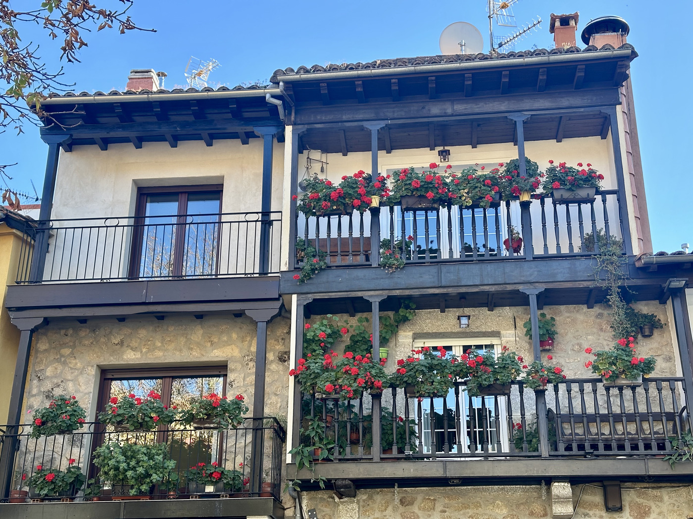 Qué ver en el Valle del Ambroz: pueblos, rutas y más (con mapa ...